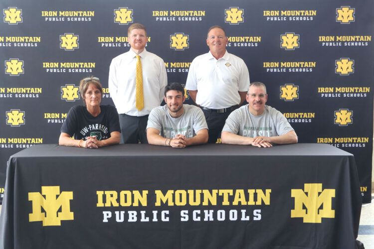 Pigeon commits to Parkside | News, Sports, Jobs - The Daily News
